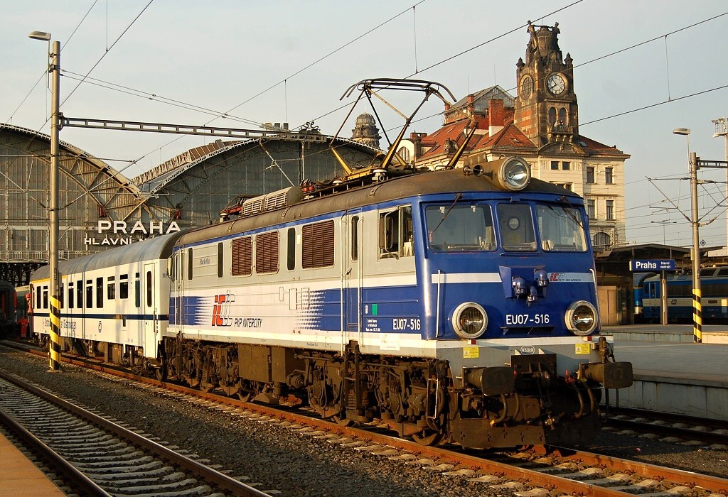 Lokomotiva EU07 :: Vlaky ČR